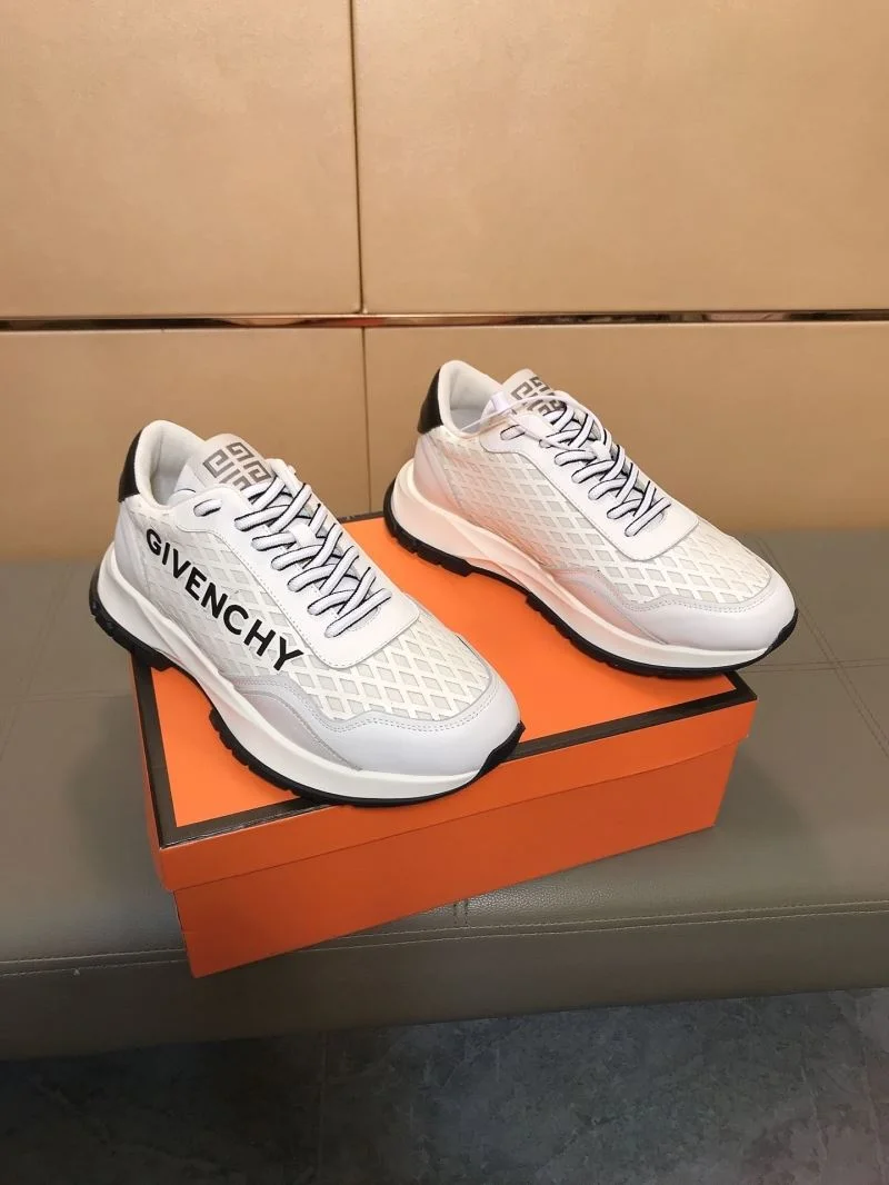Accurate model Givenchy Shoes