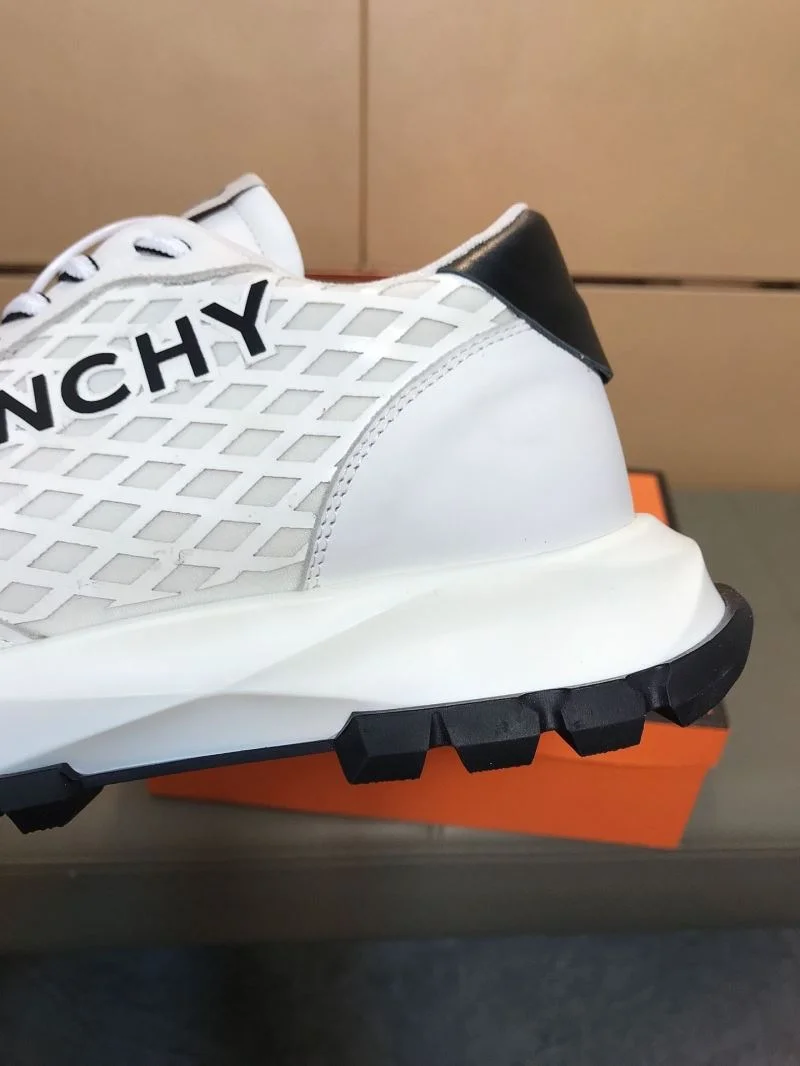 Accurate model Givenchy Shoes