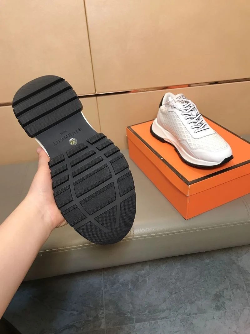Accurate model Givenchy Shoes