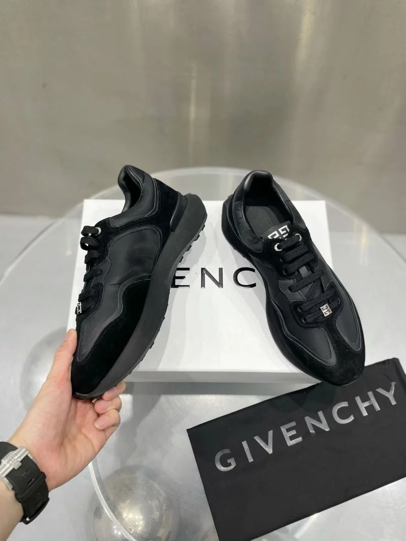 Accurate model Givenchy Shoes