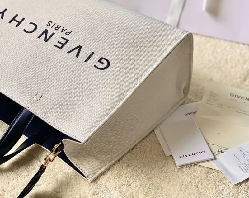 Top mirror Givenchy Shopping Bags