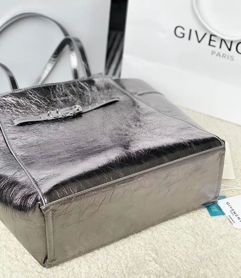 Top match Givenchy Shopping Bags
