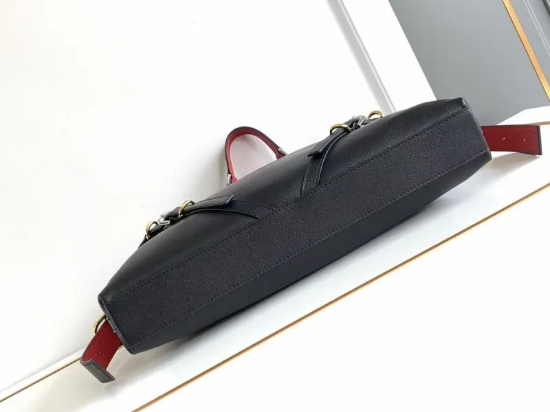 Accurate model Givenchy Shopping Bags