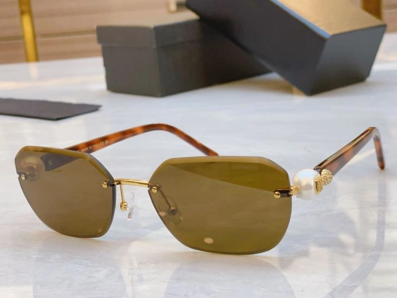 Top match Givenchy Sunglasses