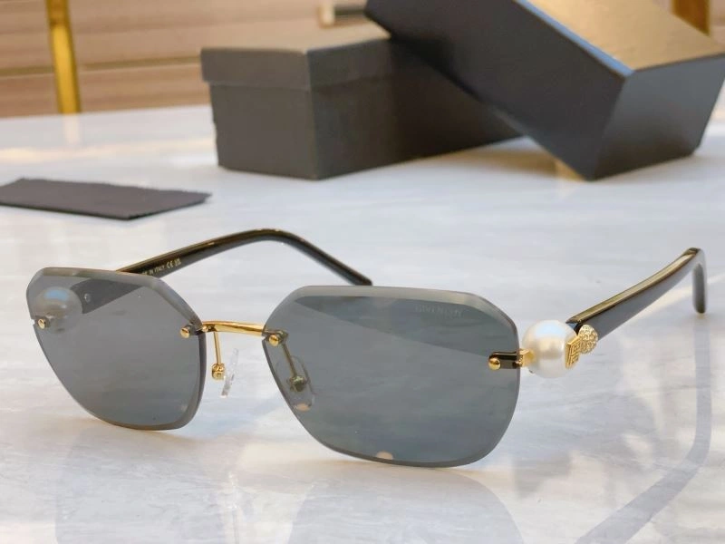 Top match Givenchy Sunglasses