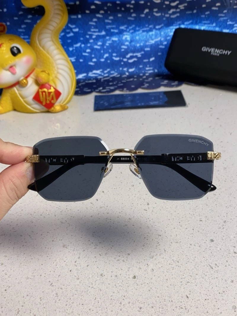 Top mirror Givenchy Sunglasses