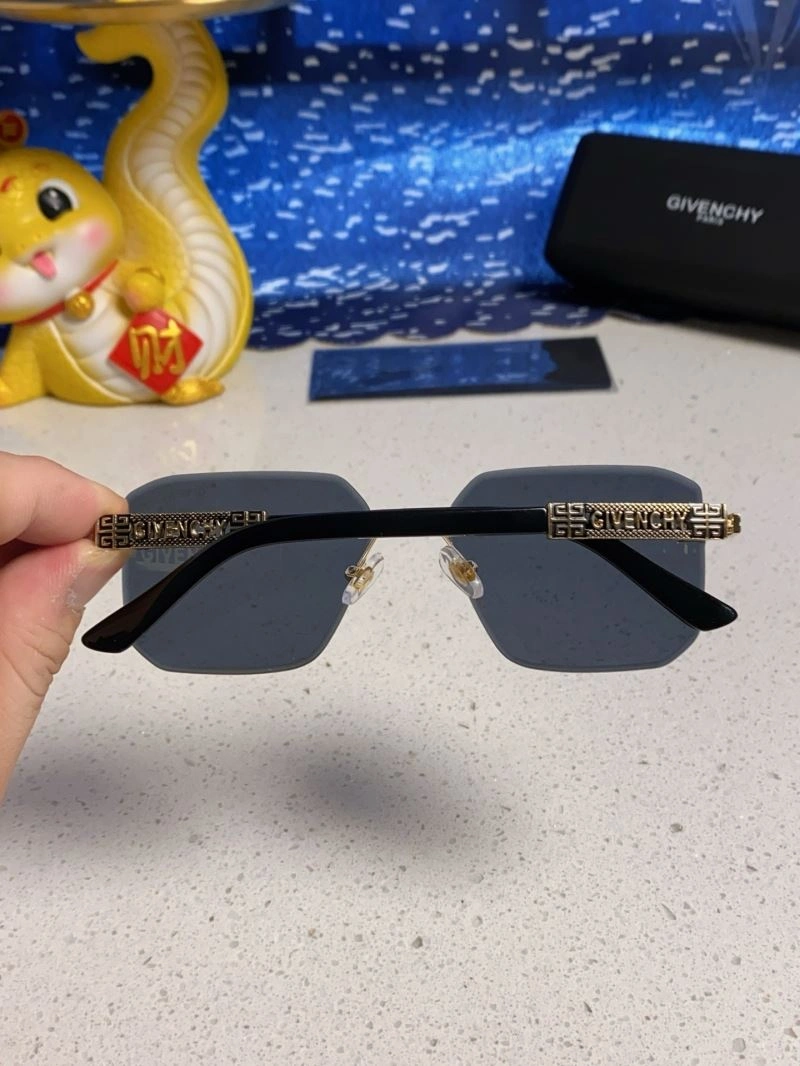 Top mirror Givenchy Sunglasses