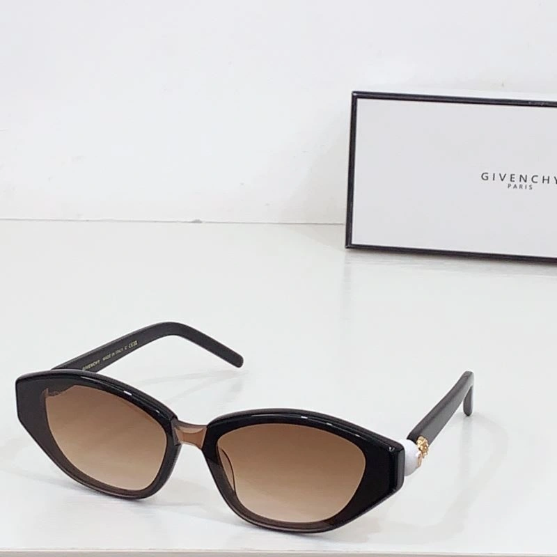 Accurate model Givenchy Sunglasses