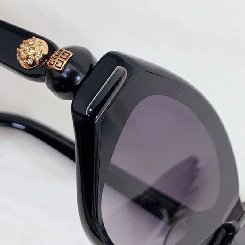 Accurate model Givenchy Sunglasses