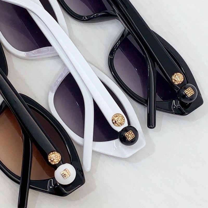 Accurate model Givenchy Sunglasses