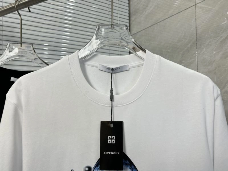 High accuracy Givenchy T-Shirts