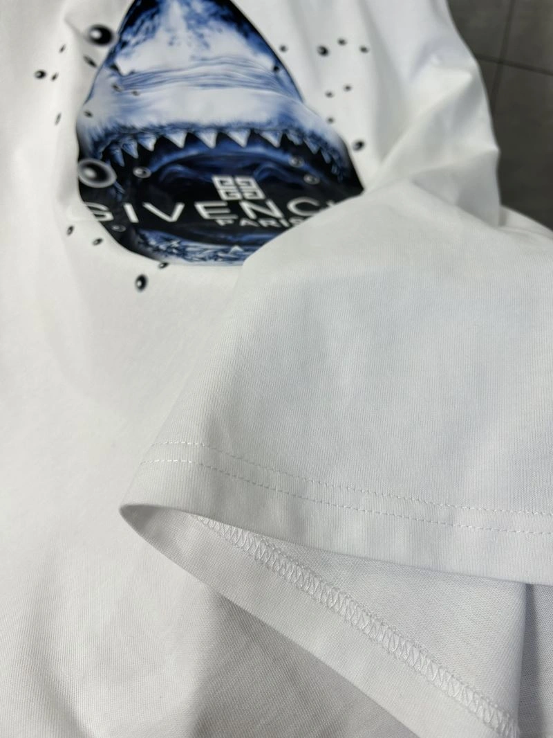 High accuracy Givenchy T-Shirts