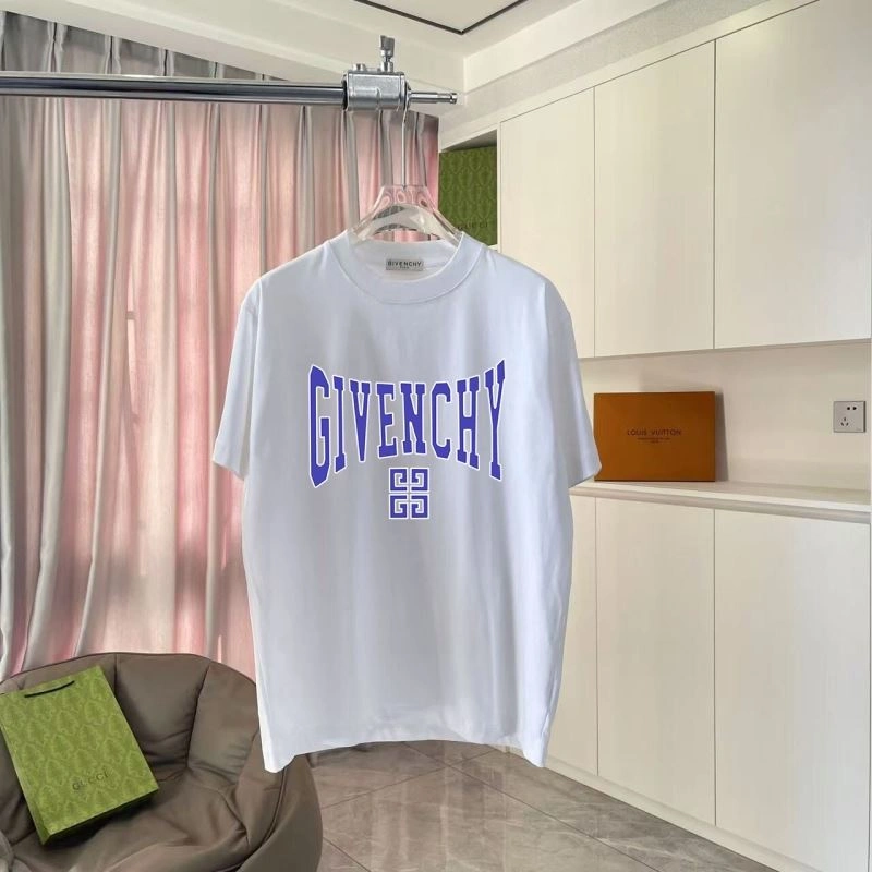 Accurate model Givenchy T-Shirts