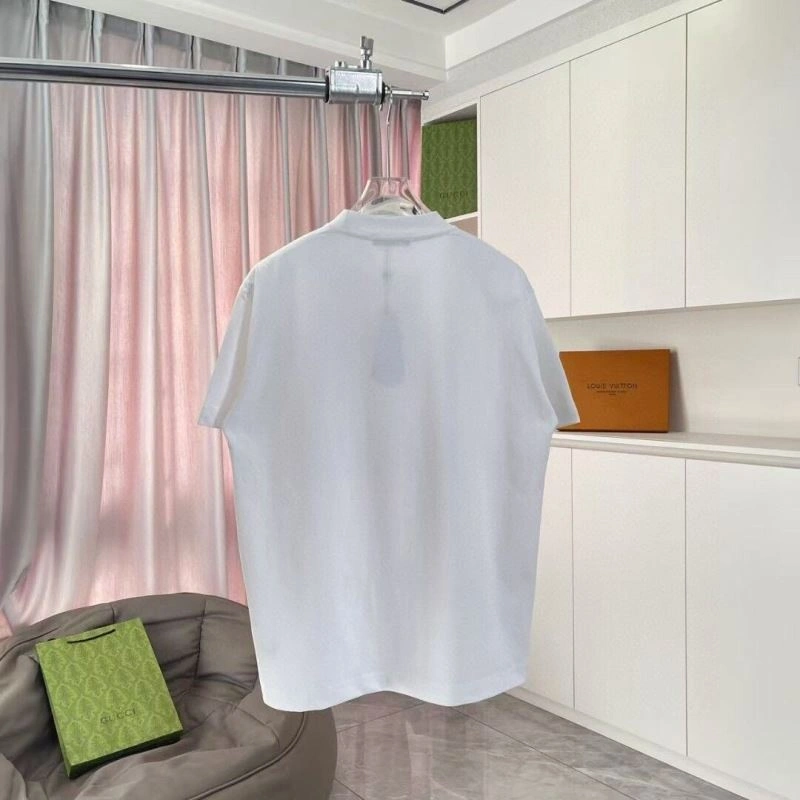 Accurate model Givenchy T-Shirts