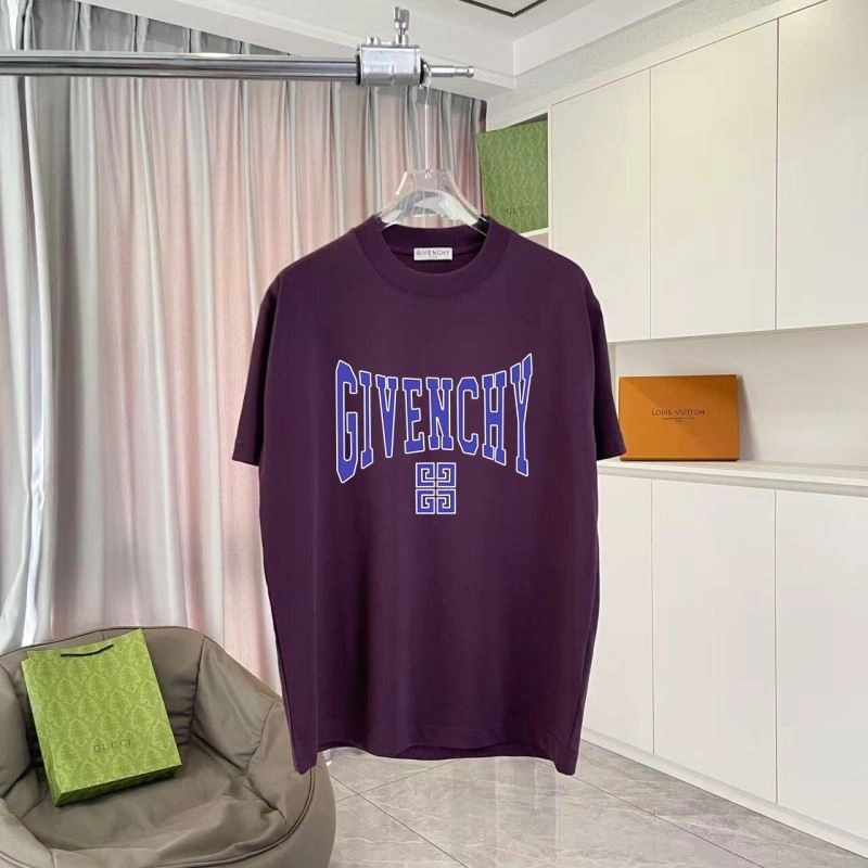 Accurate model Givenchy T-Shirts