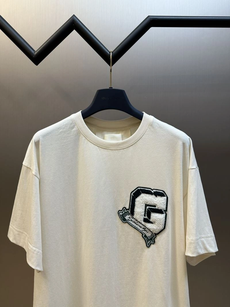 Accurate model Givenchy T-Shirts