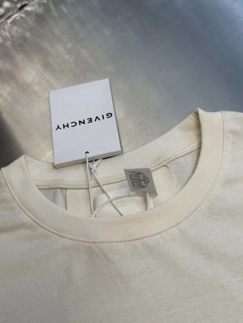 Accurate model Givenchy T-Shirts