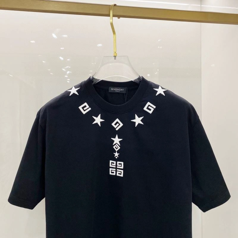 Bargain Givenchy T-Shirts