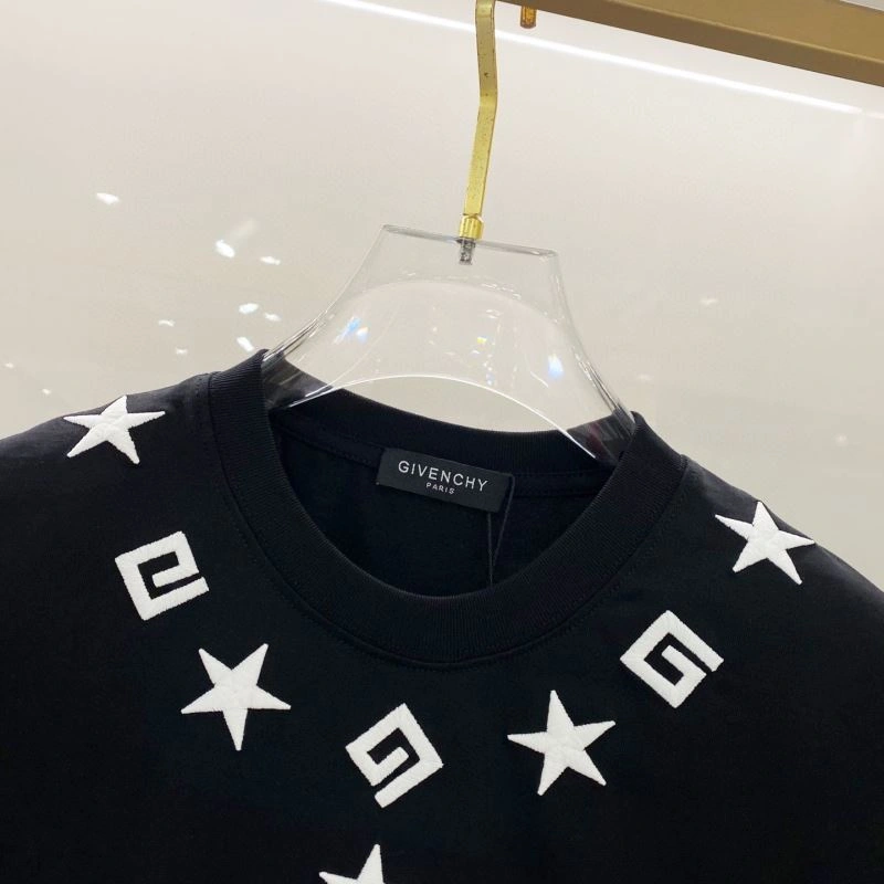 Bargain Givenchy T-Shirts