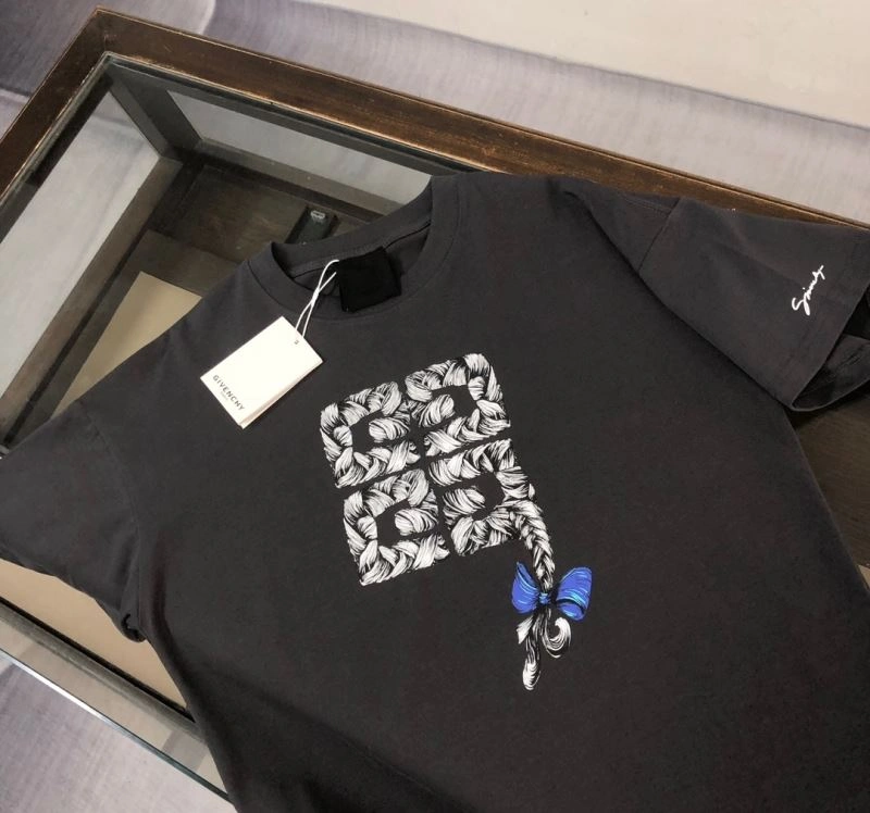 Accurate model Givenchy T-Shirts