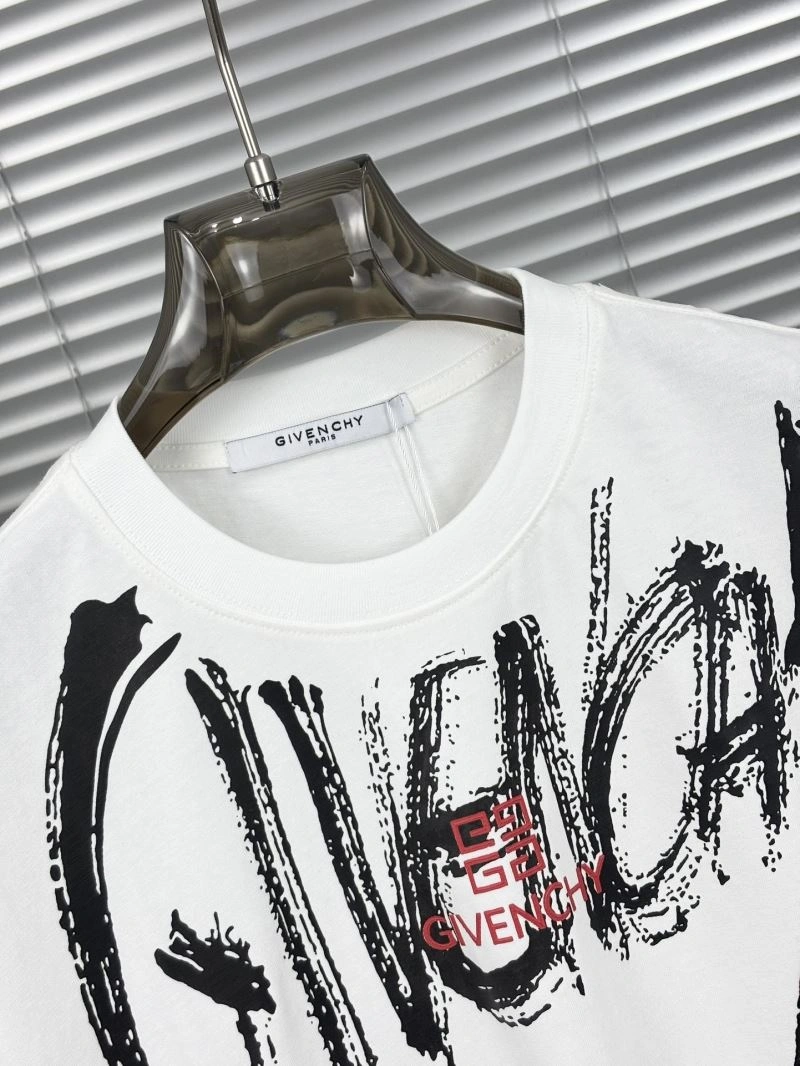 Bargain Givenchy T-Shirts