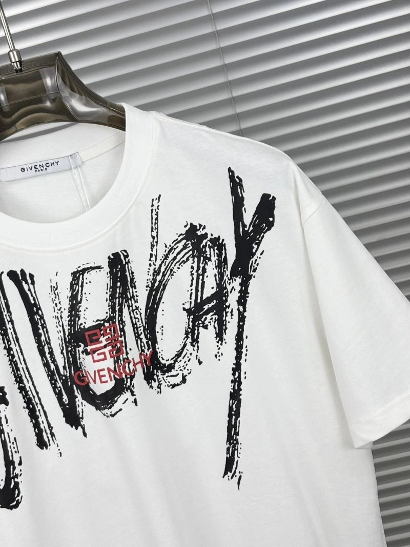 Bargain Givenchy T-Shirts