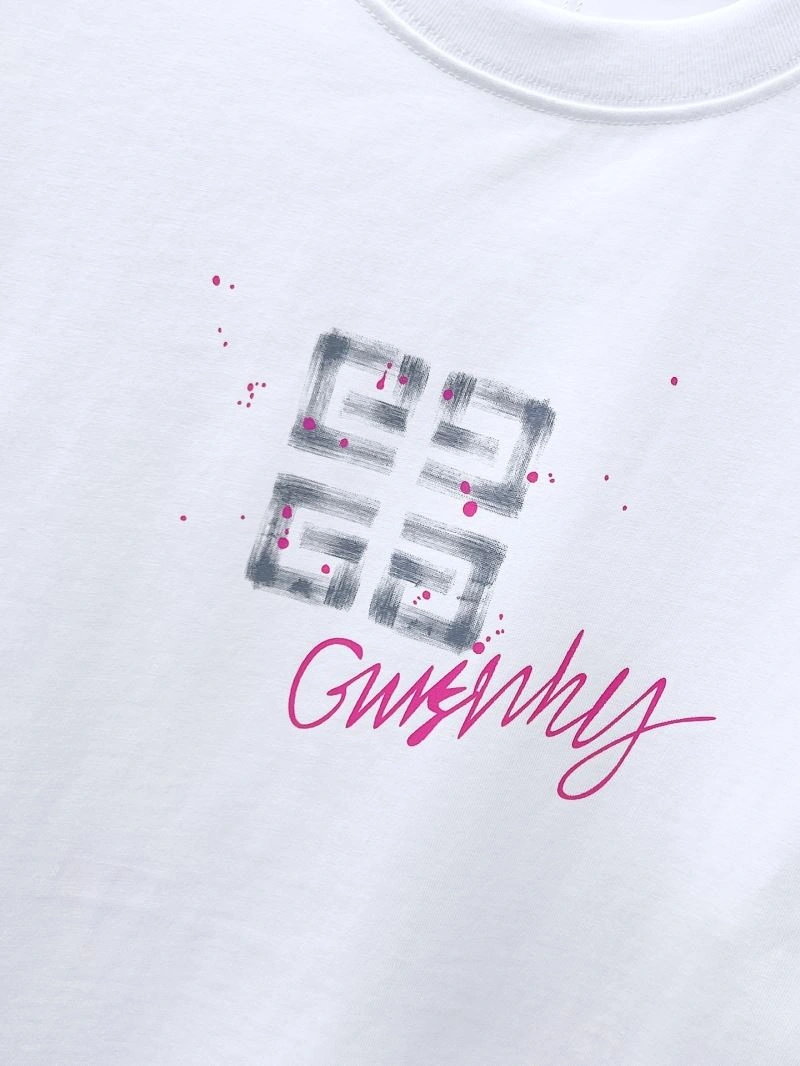 Accurate model Givenchy T-Shirts