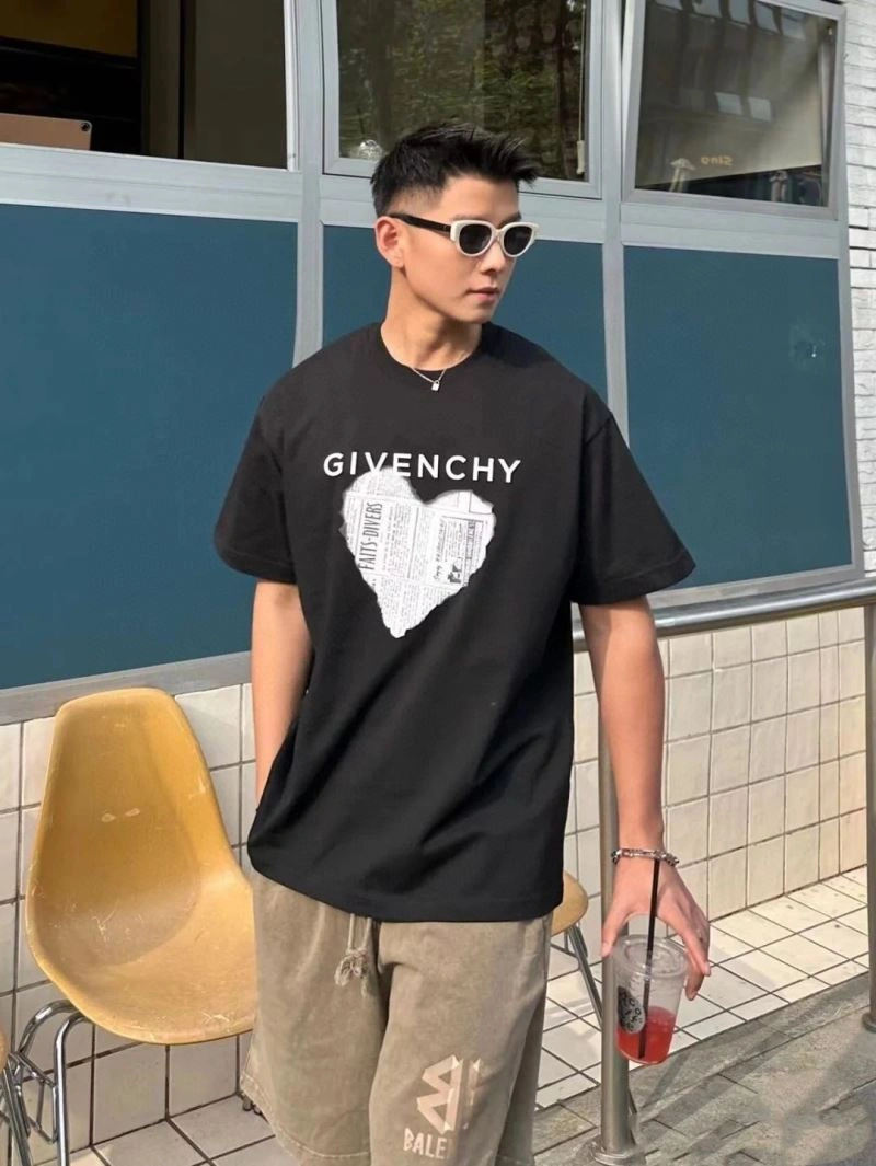 High fidelity Givenchy T-Shirts