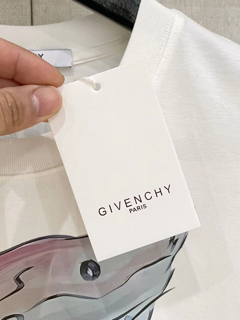 Accurate model Givenchy T-Shirts