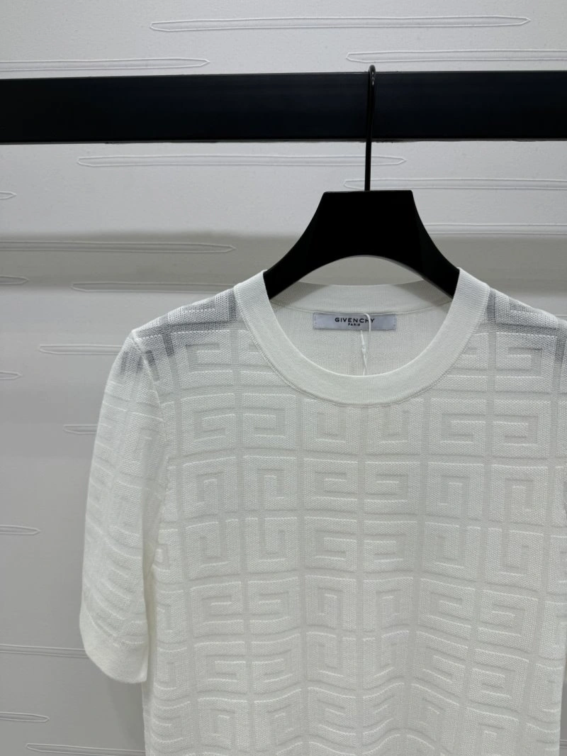 Accurate model Givenchy T-Shirts