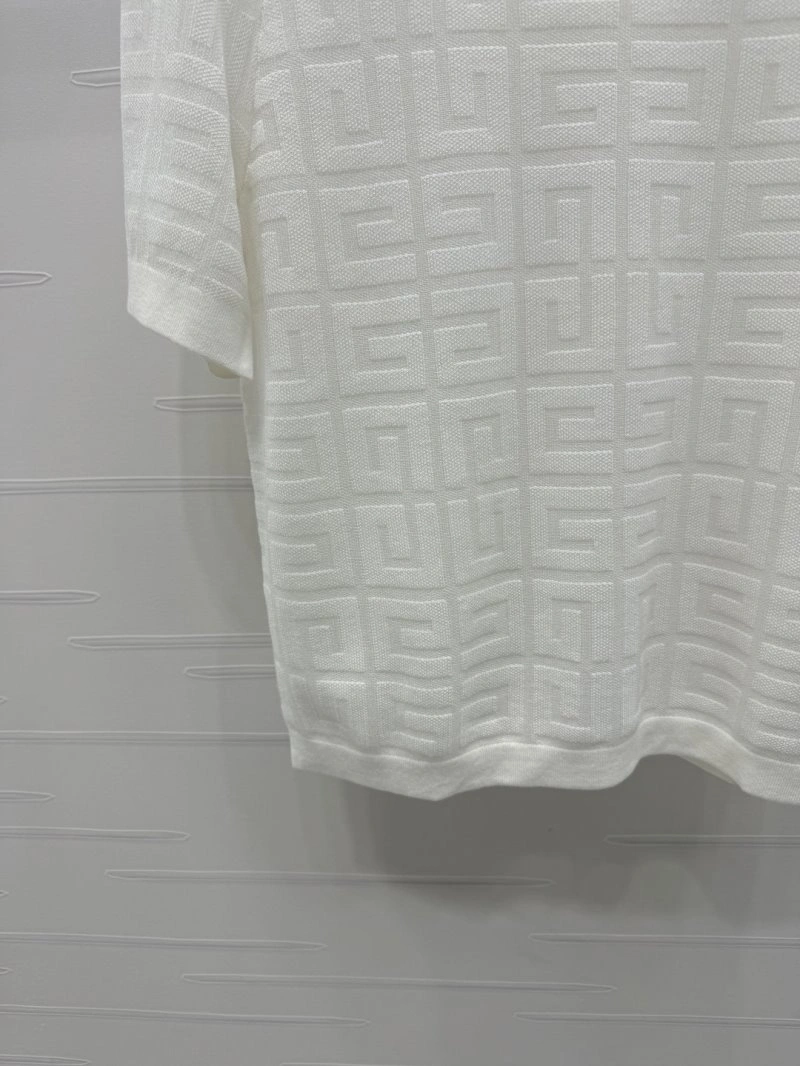 Accurate model Givenchy T-Shirts