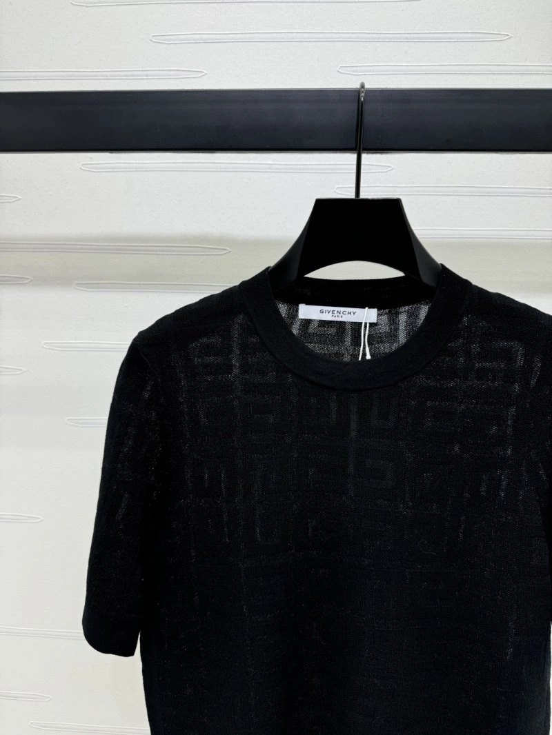 Accurate model Givenchy T-Shirts