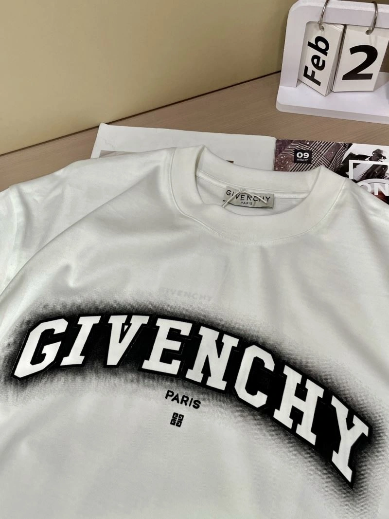 High accuracy Givenchy T-Shirts