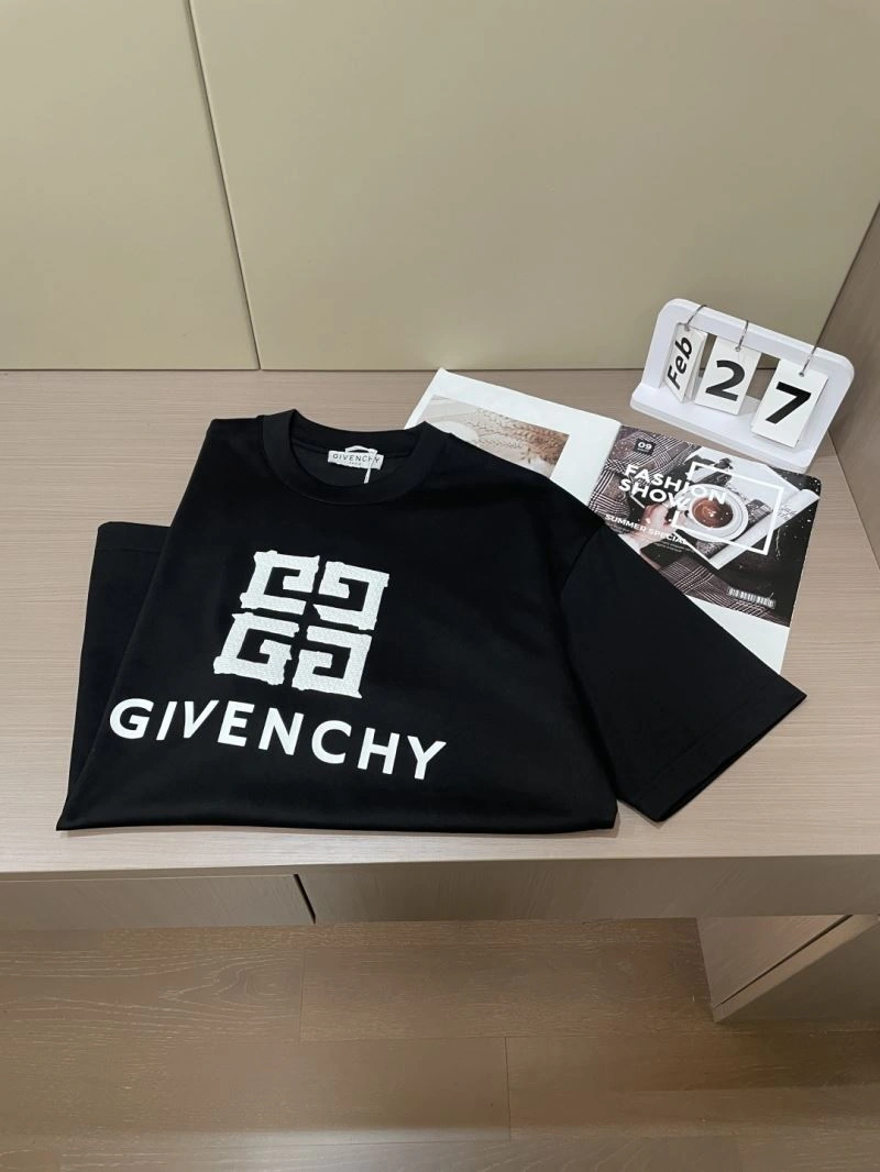 Bargain Givenchy T-Shirts