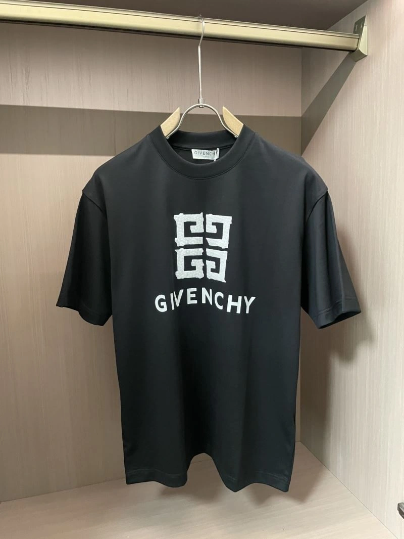 Bargain Givenchy T-Shirts