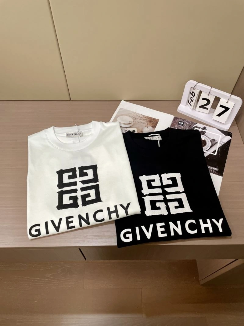 Bargain Givenchy T-Shirts