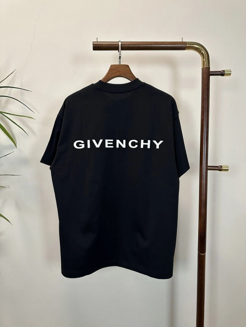 Accurate model Givenchy T-Shirts