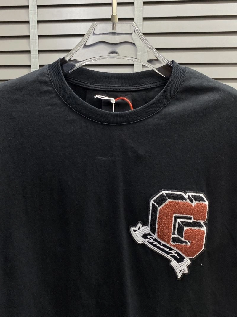 Bargain Givenchy T-Shirts