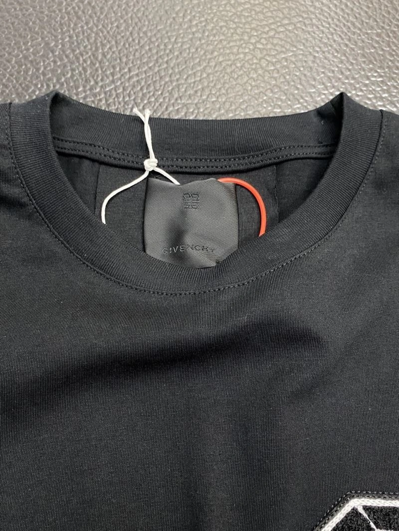 Bargain Givenchy T-Shirts