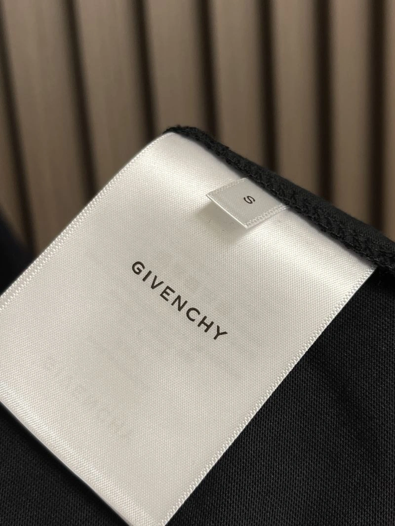 Inexpensive Givenchy T-Shirts
