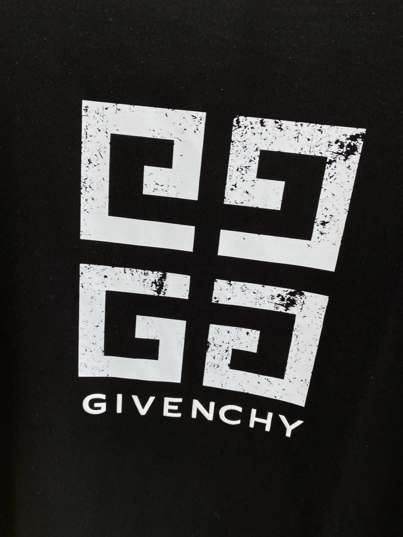 Accurate model Givenchy T-Shirts