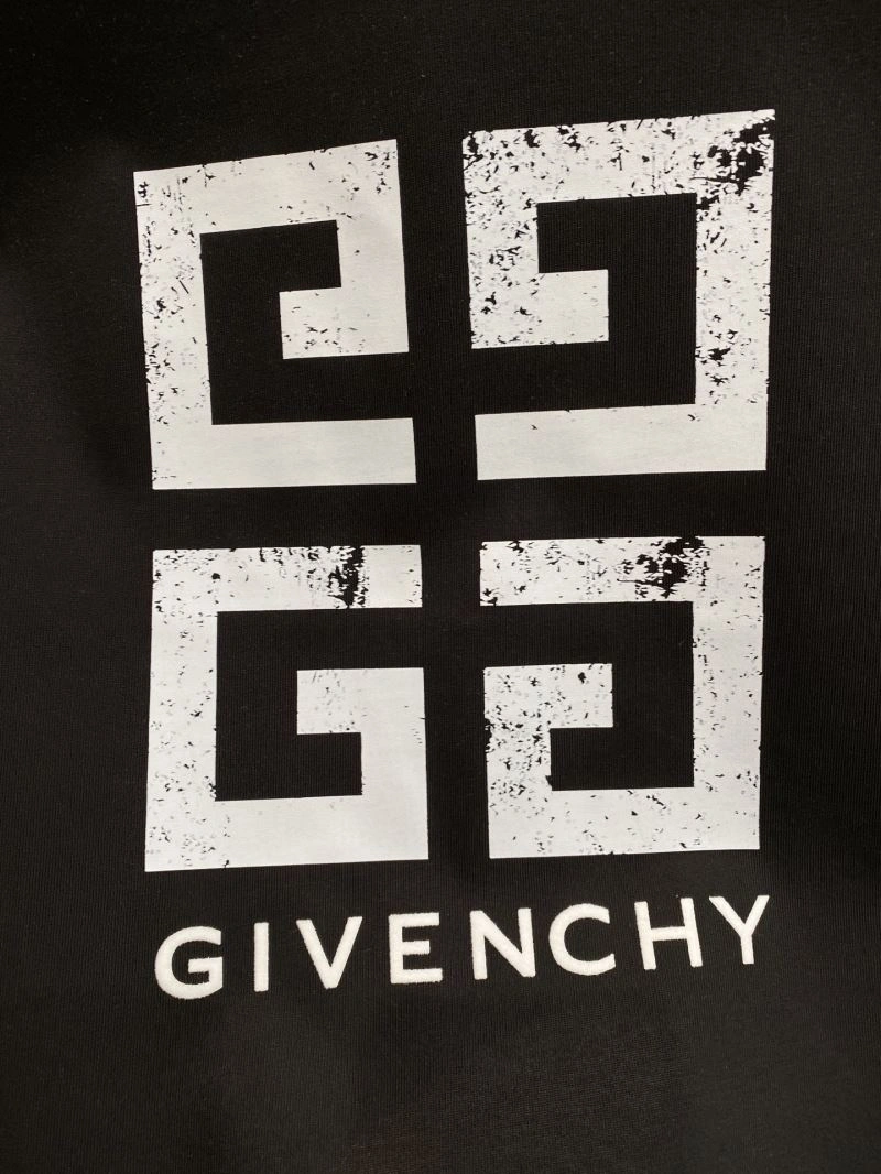 Accurate model Givenchy T-Shirts