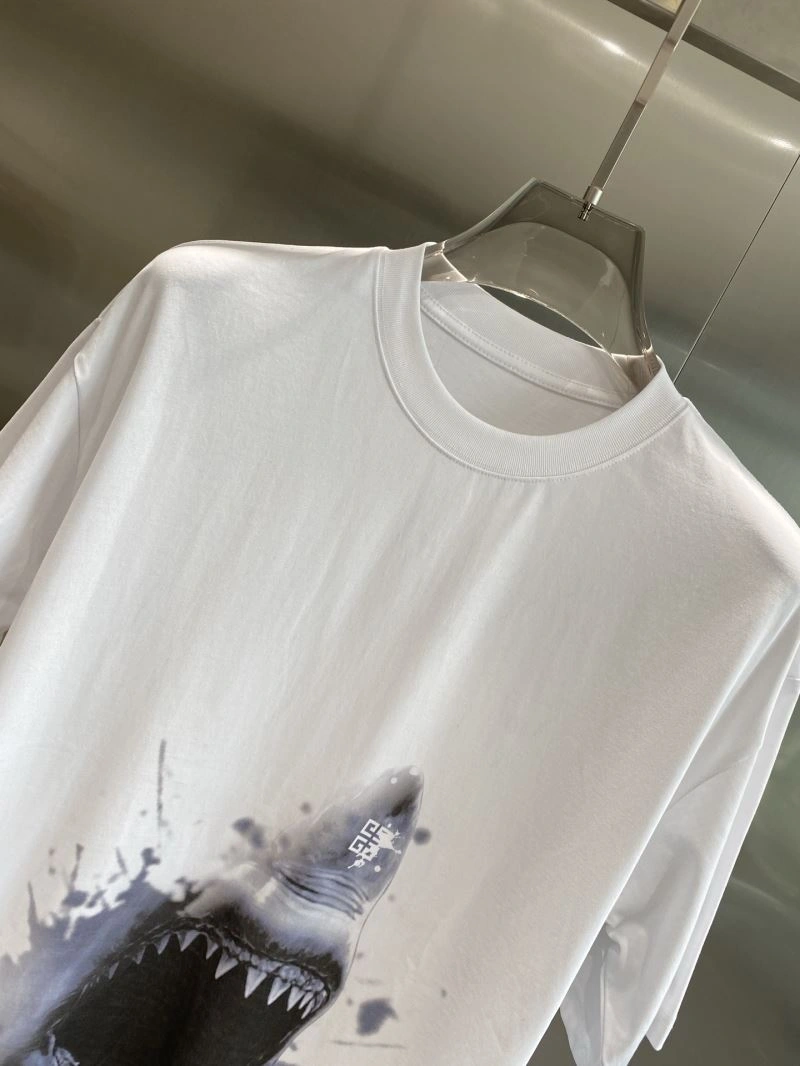 High fidelity Givenchy T-Shirts