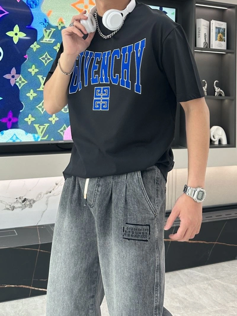 High accuracy Givenchy T-Shirts