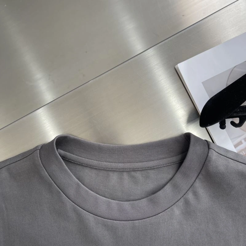 Bargain Givenchy T-Shirts