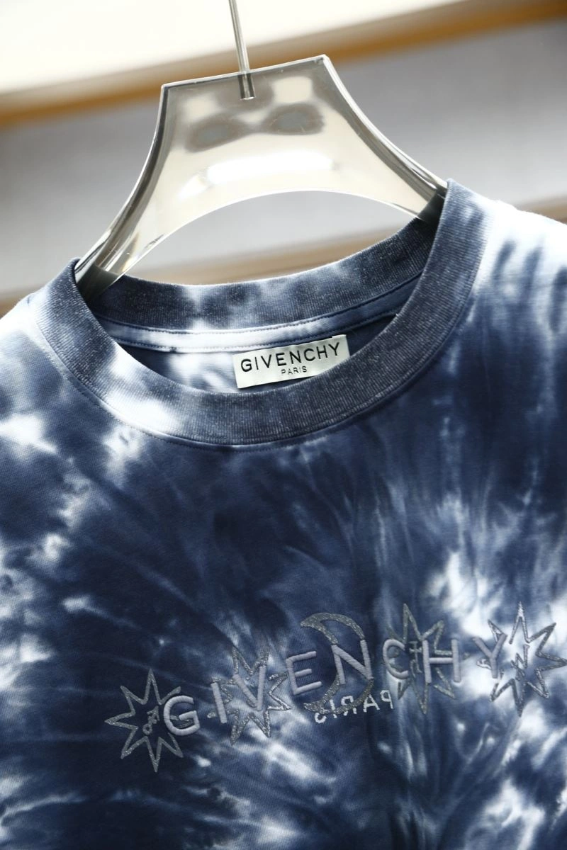 High accuracy Givenchy T-Shirts