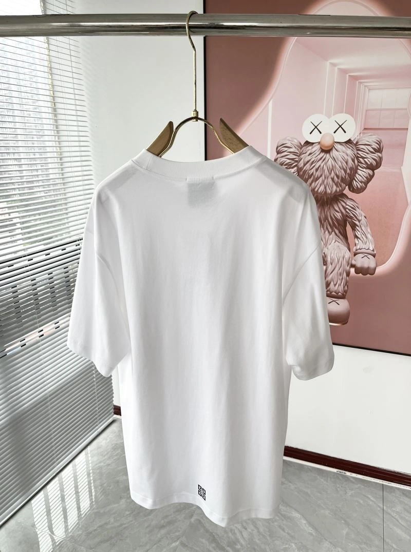 Bargain Givenchy T-Shirts