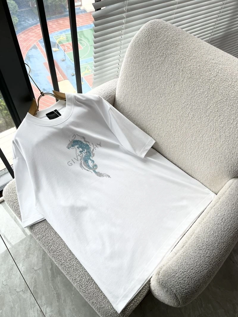 Bargain Givenchy T-Shirts