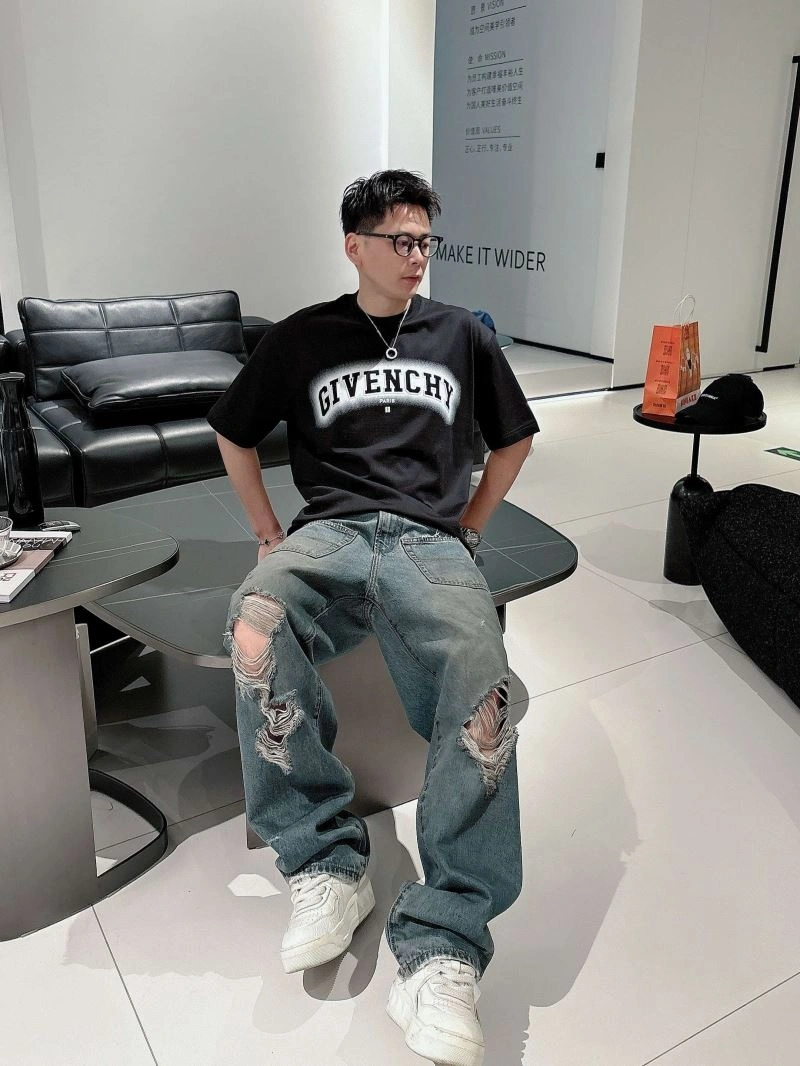 Discounted Givenchy T-Shirts