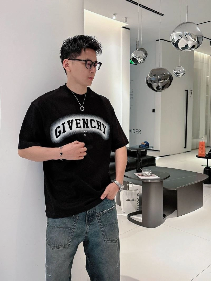 Discounted Givenchy T-Shirts